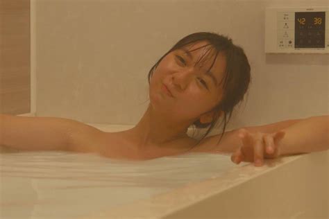 上白石萌歌、全裸ヌード！素っ裸の入浴シーンがエロくてたまらんw 裏ピク
