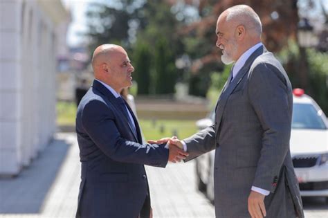 Топло добредојде во Скопје за мојот драг колега премиерот на Албанија Еди Рама Денешниот ден