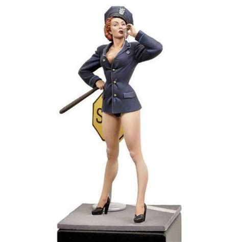 122 80mm Resin Model Kit Beautiful Girl Police Pin Up Unpainted