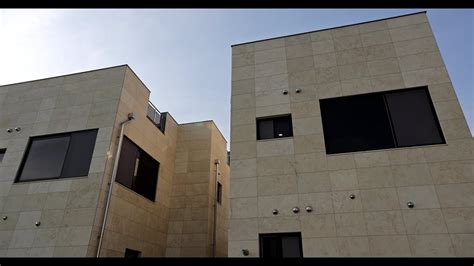 6917 베이지 크림 천연 대리석 무광 마감 같은 디자인이 두동 멋진 2층 단독 전원주택 빌라 디자인 예쁜 건물 외벽 노란색 라임스톤 석재 외장 리모델링 시공