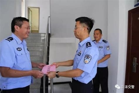 彭澤縣副縣長公安局長張力一行看望慰問高溫下堅守崗位的一線交警 每日頭條