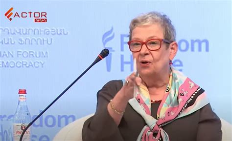 ՀՀ ն ընտրել է ժողովրդավարության մի ուղի որը նշանակում է մարդու իրավունքների պաշտպանություն ԵՄ