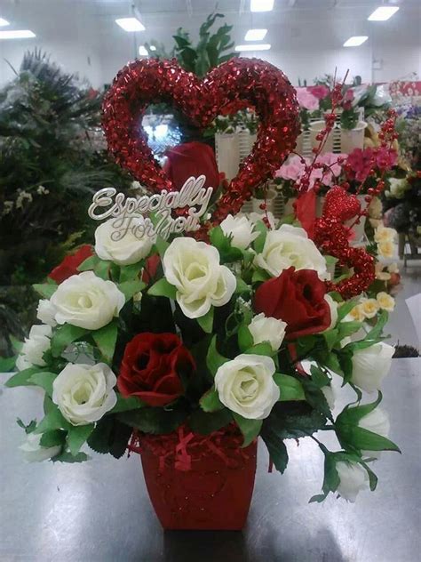 Valentines Heart Roses Table Arrangement Valentines Day Flower Arrangements Ideas Floral