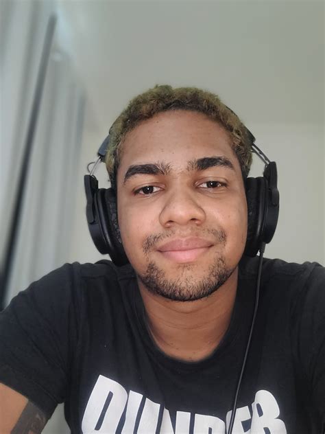 Emerson Santana Medium