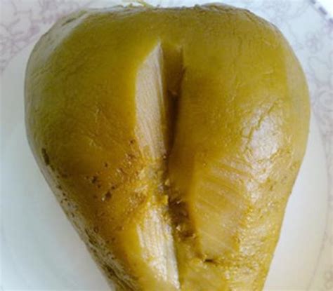 特色美食臨沂煎餅卷大蔥夾塊鹹菜在其中 鹹菜疙瘩 為生活提味 每日頭條