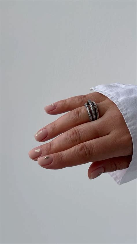 Нежный маникюр Красивые руки Эстетика маникюра Стильный маникюр Матовый маникюр ในปี 2024