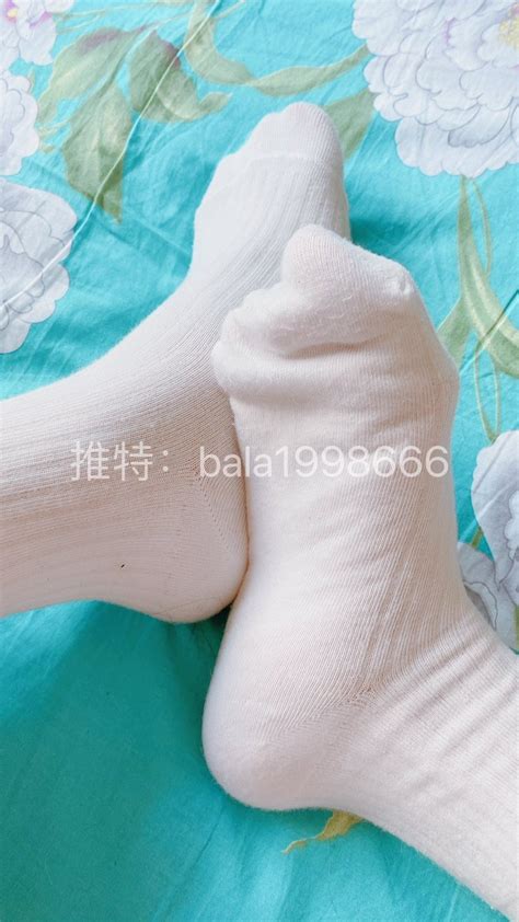 Bala袜袜 On Twitter 白袜真的太受欢迎，都喜欢小白袜被穿的发黄的感觉么？ 原味 原味棉袜 袜子 足控 恋足 丝袜