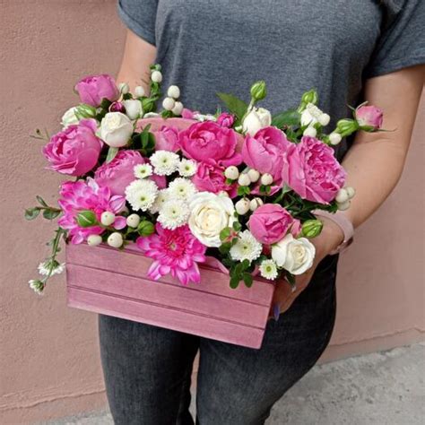 Цветы в ящиках в Новосибирске • Flowwow • Купить букет в деревянном ящике с доставкой