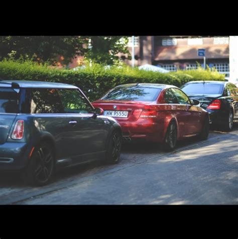 Ще ви науча как да паркирате успоредно като по конец точно с 4 движения Трикът на