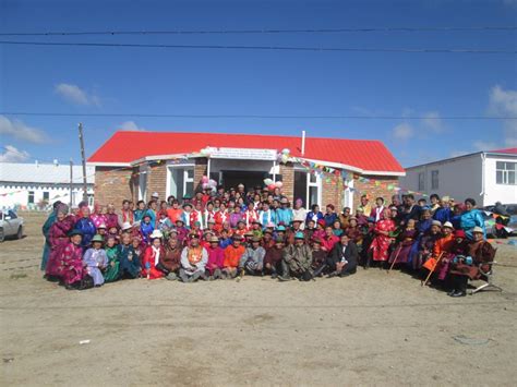 Ахмадын баярын өдрөөр