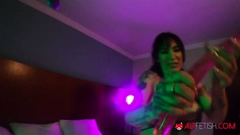 A Hot Cameltonian Chased Across The Galaxy By The Evil Roomservician