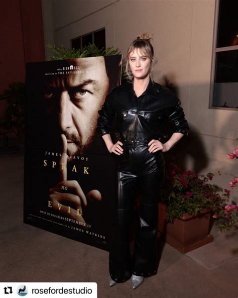 Celeb Mackenzie Davis Nude Photo The Fappening Leaked Photos