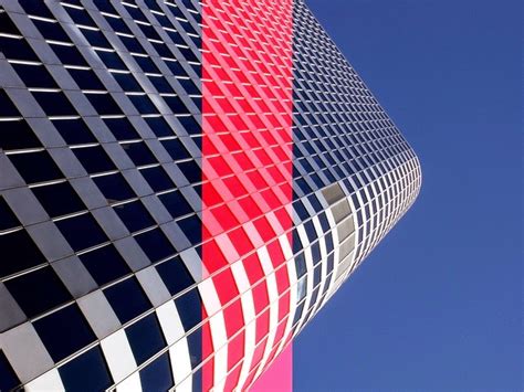 redefining open minds image completion using planar structure guidance