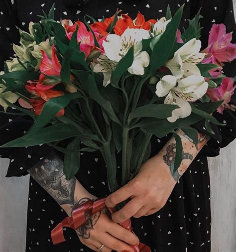 Букет в руках Букет Цветы Руки