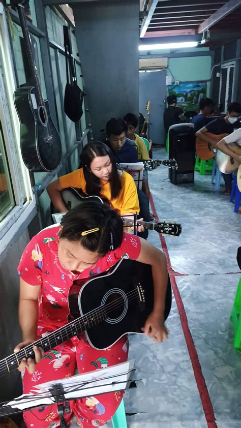 11လပိုင်း ဂီတာသင်တန်းသား သူများလက်ခံနေပြီခင်ဗျာ🎸 🎸guitar 🎸တီးတယ်ဆိုတာ အပျင်းပြေပဲဖြစ်ဖြစ်😍 အသက်မ