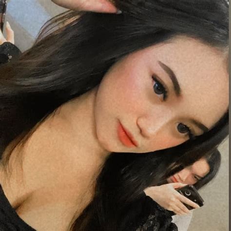 𝙋𝙪𝙩𝙧𝙞 𝙎 𝙃 putri zoey on Threads