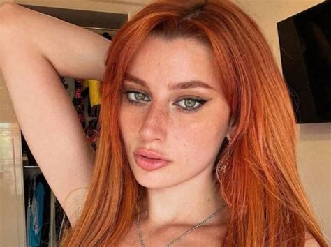 Girls In Corsets 46 Pics