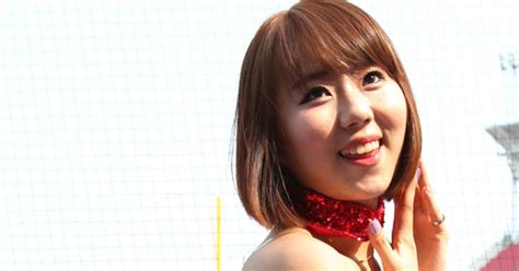 [포토] 짧아도 너무 짧은 몸짱 치어리더