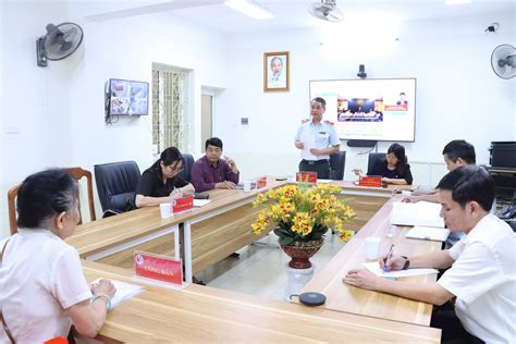 グエン・ティ・フオン・ホア副大臣、4年2024月に定期的に国民を迎える Vietnamvn