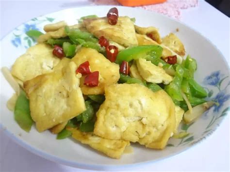 青椒和此物一起炒，好处多多嫩豆腐
