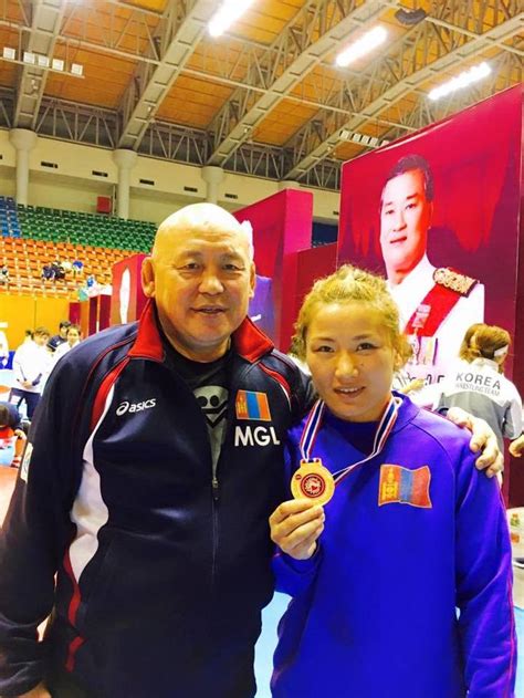 Эмэгтэй тамирчид 2 алт 2 хүрэл медаль хүртлээ