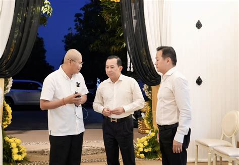 ឯកឧត្តម ហួត ហាក់ អញ្ជើញដឹកនាំក្រុមការងាររៀបចំអង្គការចាត់តាំងយុវជនគណបក្សប្រចាំទ្វីបអឺរ៉ុប