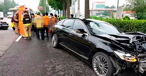 서울 강서구 도로 중앙선 침범 충돌 사고 4명 병원 이송