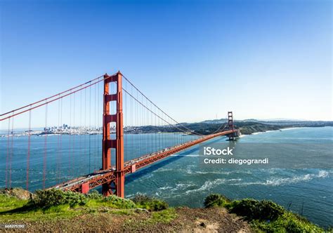 골든 게이트 브리지와 도시 스카이 라인샌 프란 시스 코 캘리포니아 미국 건축에 대한 스톡 사진 및 기타 이미지 건축 건축물 게이트 Istock