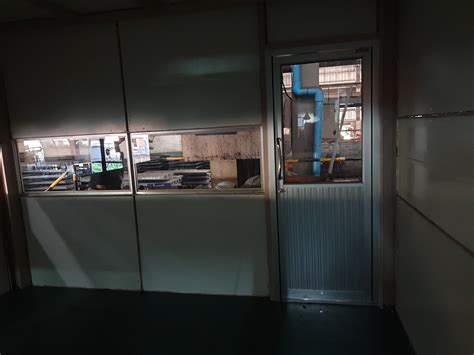 ติดตั้งประตูกระจกซอยลูกฟูกอลูมิเนียมด้านล่าง สนใจ ติดต่อได้ ☎️0853489888 ฮิม 📲0814988123 Ok