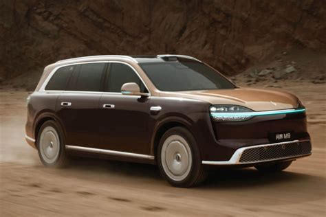 Флагманский кроссовер Aito M9 приготовился к обновлению — Авторевю