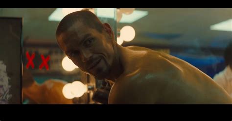 Stuber Steve Howey Naked Extras Desnudos en películas