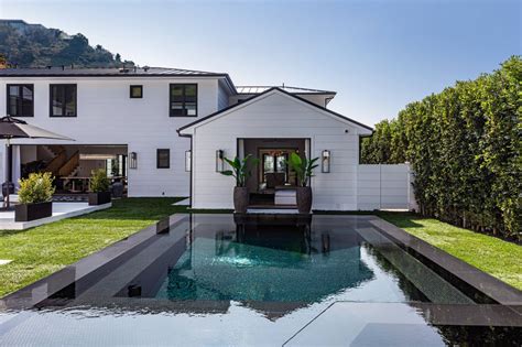 Inside Rihannas New House—a 138m Mansion In Beverly Hills