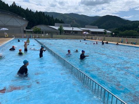 夏休みのプール 京丹波町立和知小学校