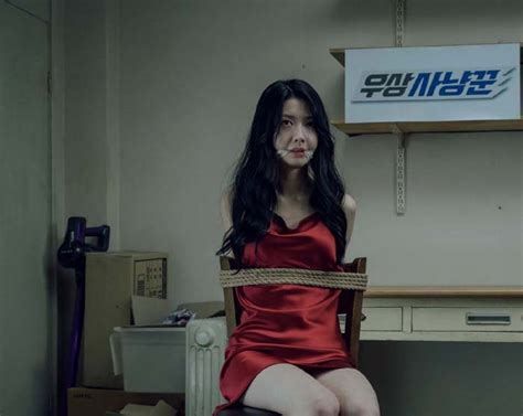 구독자 수 1위의 범죄 채널 스트리머 우상강하늘이 풀리지 않던 연쇄살인사건의 단서를 발견하고 범인을 추적하는 과정을 실시간으로 방송하며 벌어지는 스릴러 스트리밍