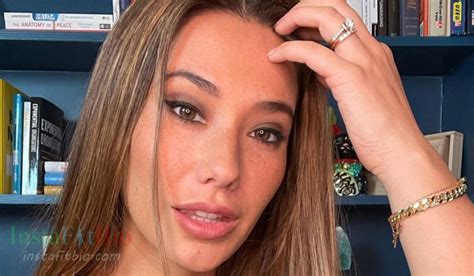 Eva Lovia Bio Age Height Wiki 😍 Models Biography