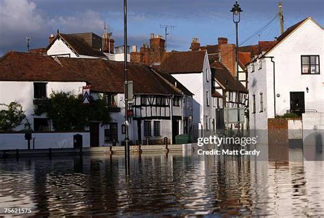 Tewkesbury Floods 2007 Photos And Premium High Res Pictures Getty Images