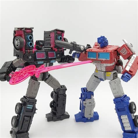 [oc] A Bad Tempered Combatron Created From An Autobot Protoform That Scanned A Tanker Truck