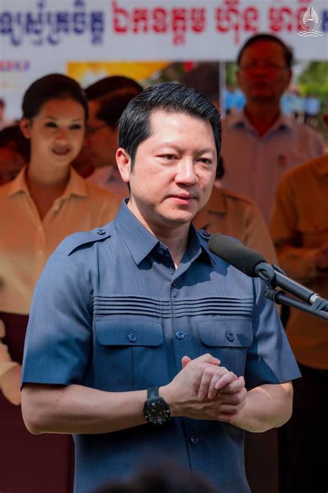 ឯកឧត្តម សុខ សូកេន សមាជិកអចិន្ត្រៃយ៍យុវជនគណបក្សថ្នាក់ និងលោកជំទាវ