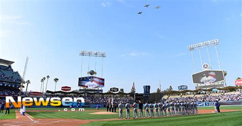 포토엔 메모리얼 데이 전사한 군인들을 기리며