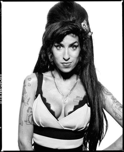 Amy Winehouse Poses For A Portrait During A Concert Photographer Terry O Neill R Humanporn