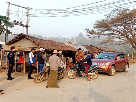 ရမ်းဗြဲမြို့၌ မော်ယာဉ်များနှင့်မော်တော်ယာဉ်‌ေမာင်းနှင်သူများအား လိုင်စင်များစစ်ဆေးနှင့် ယာဉ်စည