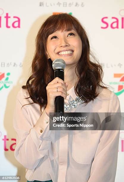 Miki Singer Photos And Premium High Res Pictures Getty Images