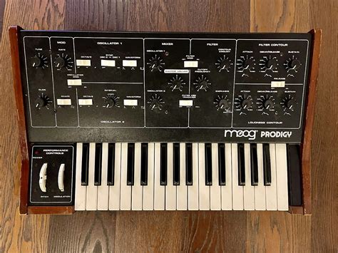 Matrixsynth Moog Prodigy 32 Key Monophonic Analog Synthesizer Sn 10069x
