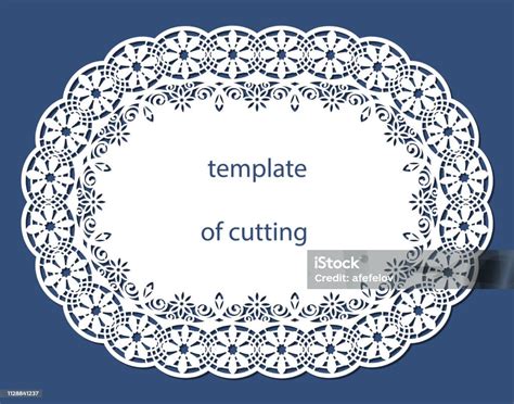 인사말 카드 가장자리 케이크에서 종이 절단 결혼식 초대장을 위한 템플릿 탁상용 장식 테두리와 함께 타원형 모양의 장식 플레이트는 레이저 컷 벡터 일러스트입니다 0명에 대한