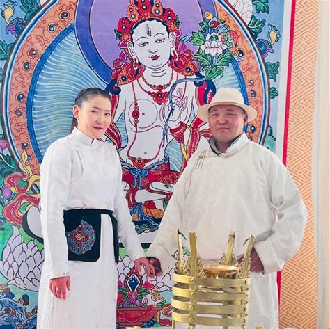 Уян сэтгэл ӨЭМТ Ахмадууддаа Ахмадын баярын өдөр ийн Facebook