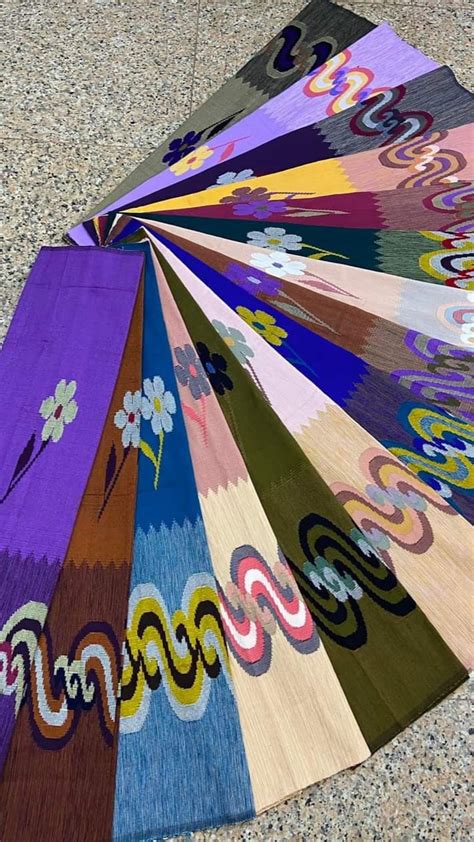 ကံ့ကော်မေ လက်ထည်ချည်လေးတွေ လှလွန်းပို ပိုးထည်ချည်ထည် Facebook