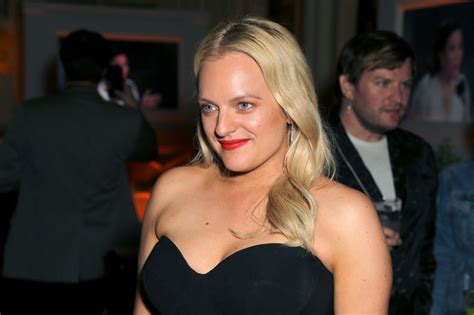 Elisabeth Moss Hulus 2018 Emmy Party • Celebmafia