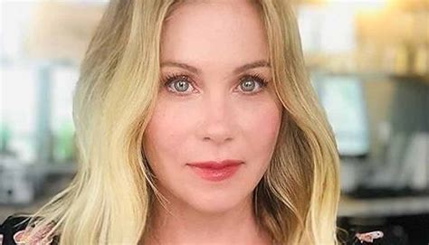 Meme Kanserini Yenmişti Christina Applegate Ms Hastası Olduğunu