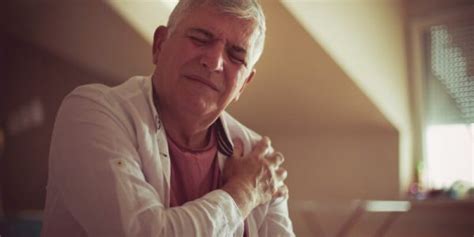 Shoulder Separation Vs Dislocation How To Tell The Difference