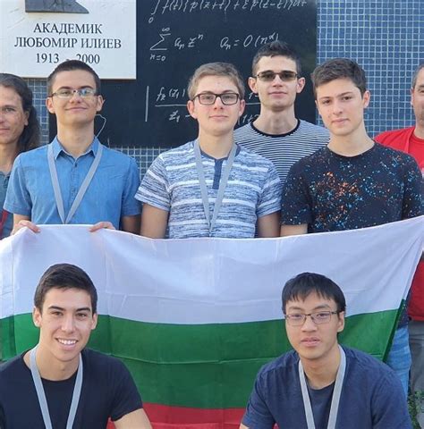 Мартин Копчев отново донесе медал за България този път от олимпиада по математика Gabrovo News